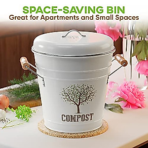 Third Rock - 1.3 Gallon Traditional Kitchen Compost Bin - White - with 3 Years Supply of Charcoal Filter Replacements