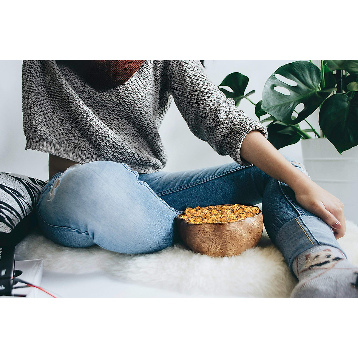 Killian Korn, Toffee Popcorn "Sooo Yummy", All Naturally Flavored Popcorn, Perfectly Popped Popcorn, 8 oz (Pack of 2) + Includes-Free Huckleberry Gourmet Popcorn Sample Pack .50 oz