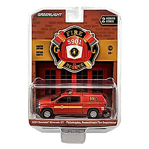 Greenlight Collectible 1:64 Fire & Rescue Series 2 - 2020 Silverado Z71 with Battalion Truck Cap - Philadelphia Fire Department Battalion Chief 67020-F [Shipping from Canada]