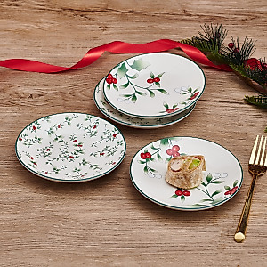 Pfaltzgraff Winterberry Holiday Set of 4 Assorted Appetizer Plates, 6 Inch, Multicolored