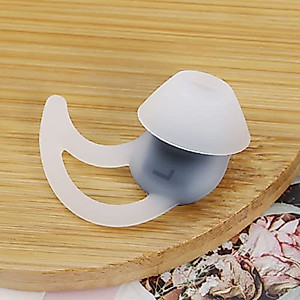 Micro Traders 3 Pairs Replacement Earbuds Ear Tips Silicone in Ear Earphones Noise Isolation Ear Tips Compatible with Bo-se QC20 QC20i SoundSport SIE2i IE2 IE3 Earphones White S M L