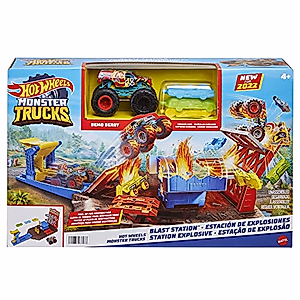 Hot Wheels Monster Trucks Blast Station Playset with 1:64 Scale Demo Derby Toy Truck & 3 Crushable Cars