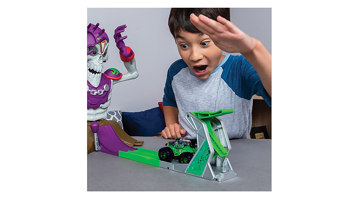 Monster Jam Grim Takedown Playset with Lights & Sounds - Die-Cast Truck