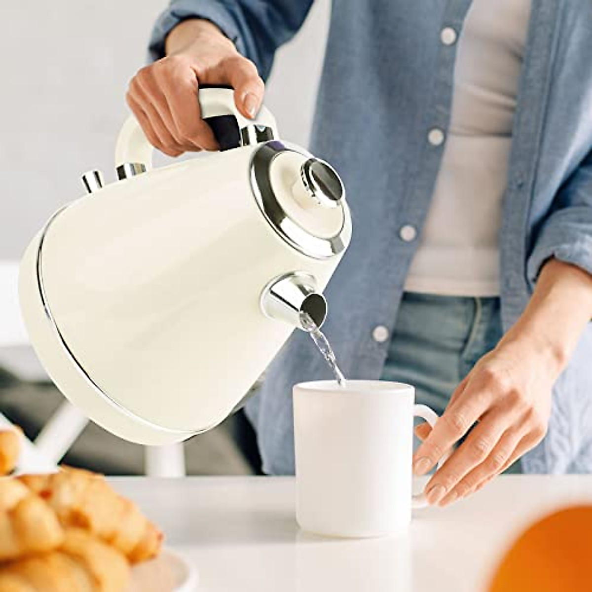 Pateyney Electric Kettle,Tea kettle,1.7 Litre retro style kettle,Kitchen Countertop Coffee Tea Hot Water Kettle,Double Wall 304 Stainless Steel BPA Free Hot Water Boiler,Auto Shut-Off and Boil-Dry Protection (Cream)