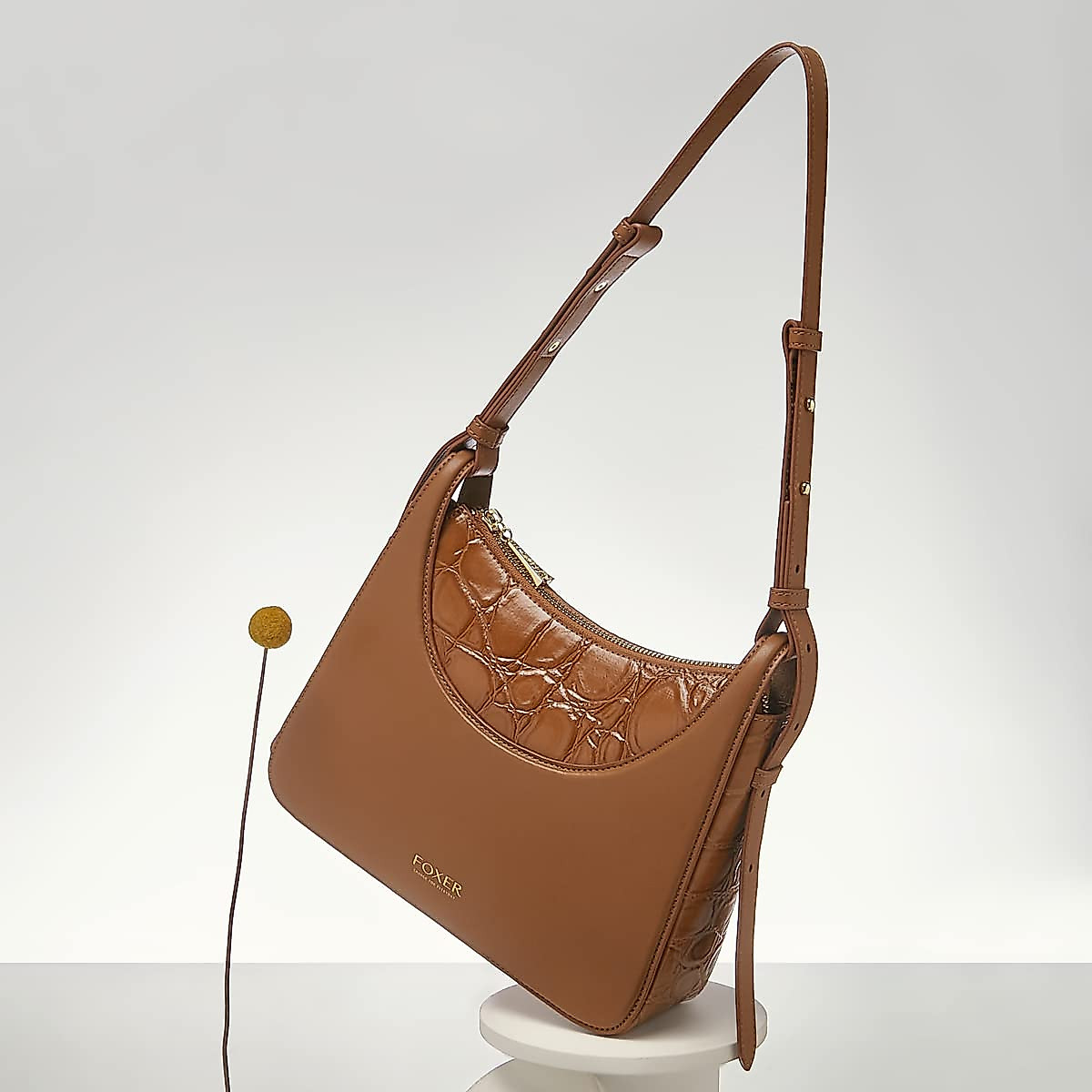 Cowhide Leather Crossbody Purses for Women Classic Clutch Shoulder Bags for Ladies Trendy Handbags Small Underarm Bag Purses