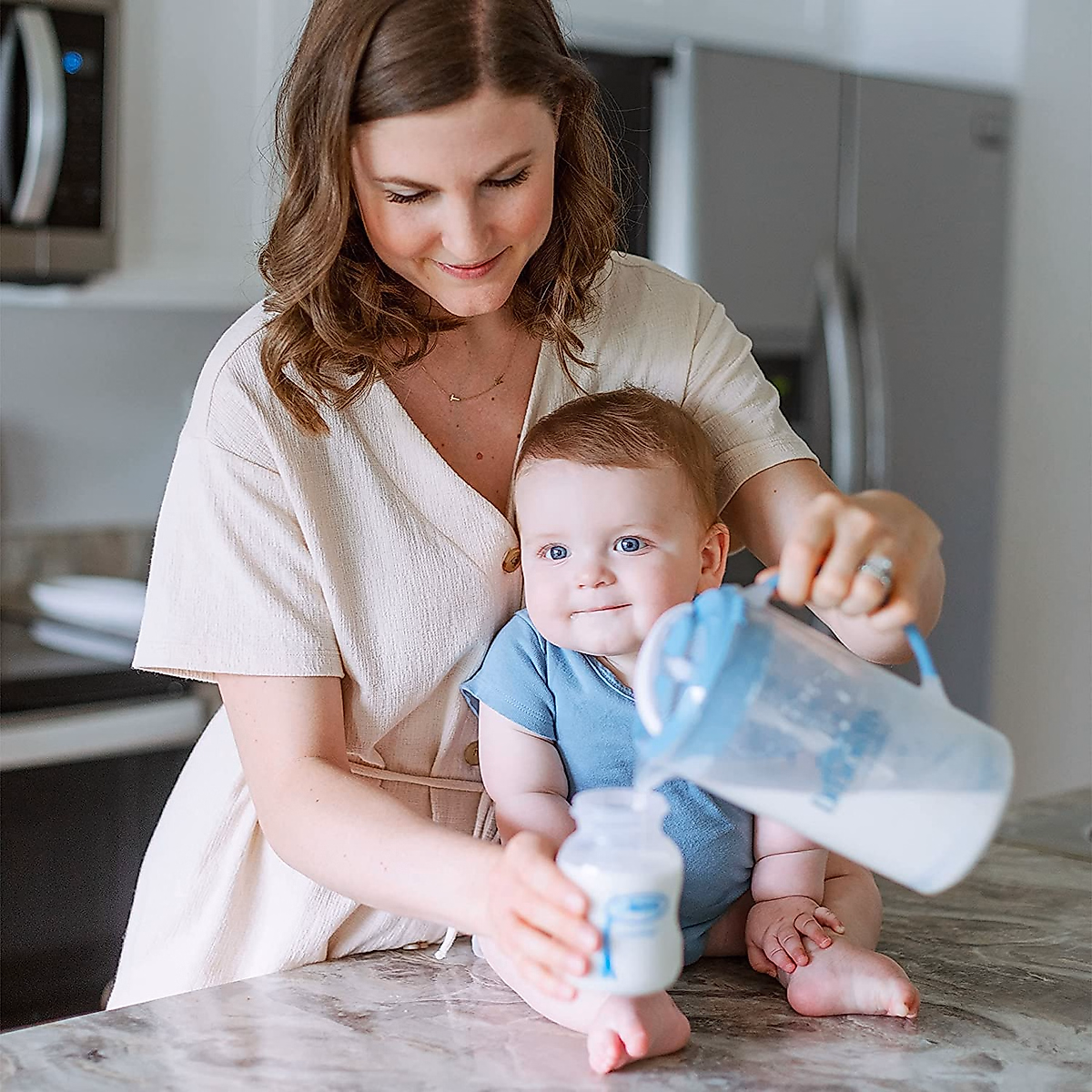 Dr. Brown's Baby Formula Mixing Pitcher 32oz, Blue with Anti-Colic Options+ Narrow Baby Bottles, 4 Pack, 4 oz