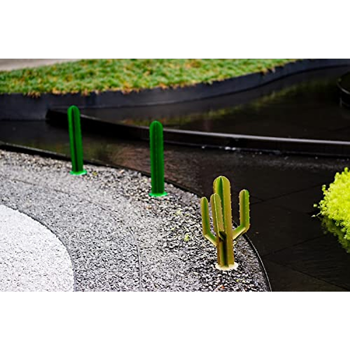 Metal desert cactus Rustic Sculpture The cactus Plant Home Decor Rustic Hand Painted The cactus Garden Ornaments Outdoor Decor Figurines Home Yard Decorations Stakes Lawn Ornaments (3 PCS green)