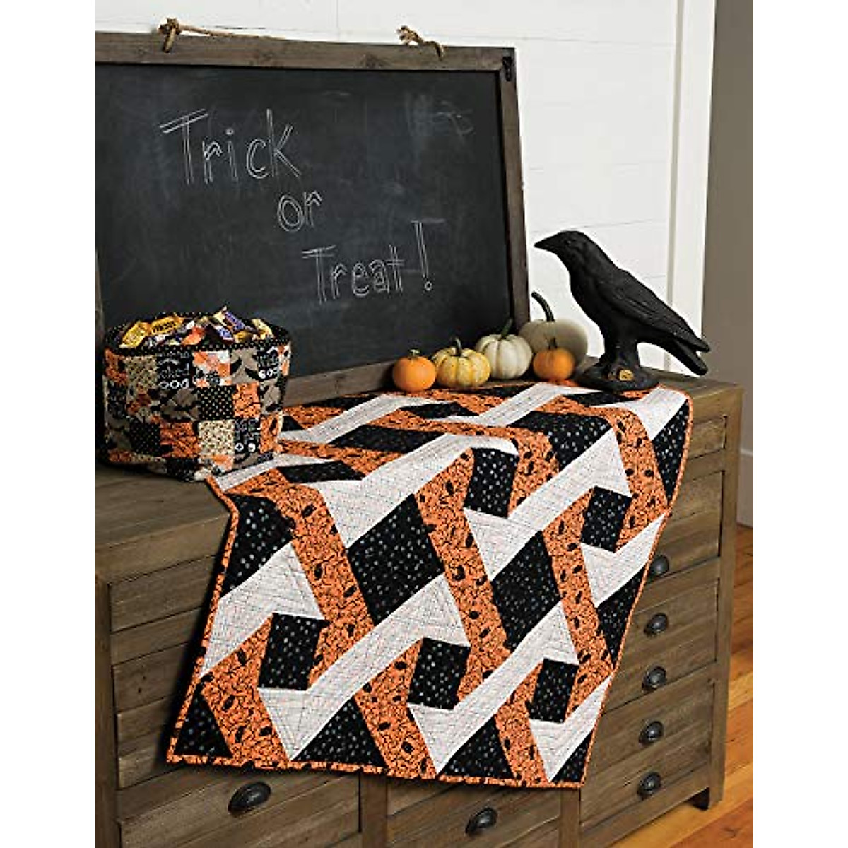 Pat Sloan's Holiday Celebrations: 17 Quilts and More for 6 Seasonal Occasions