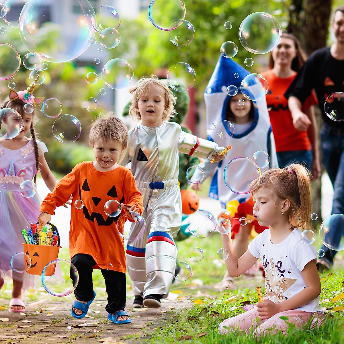 Shemira 160pcs Halloween Bubble Wands, Halloween Party Favors for Kids, Halloween Goodie Bags Fillers, Halloween Trick Or Treating Toys Bulk, for Kids, Halloween Miniatures Prizes