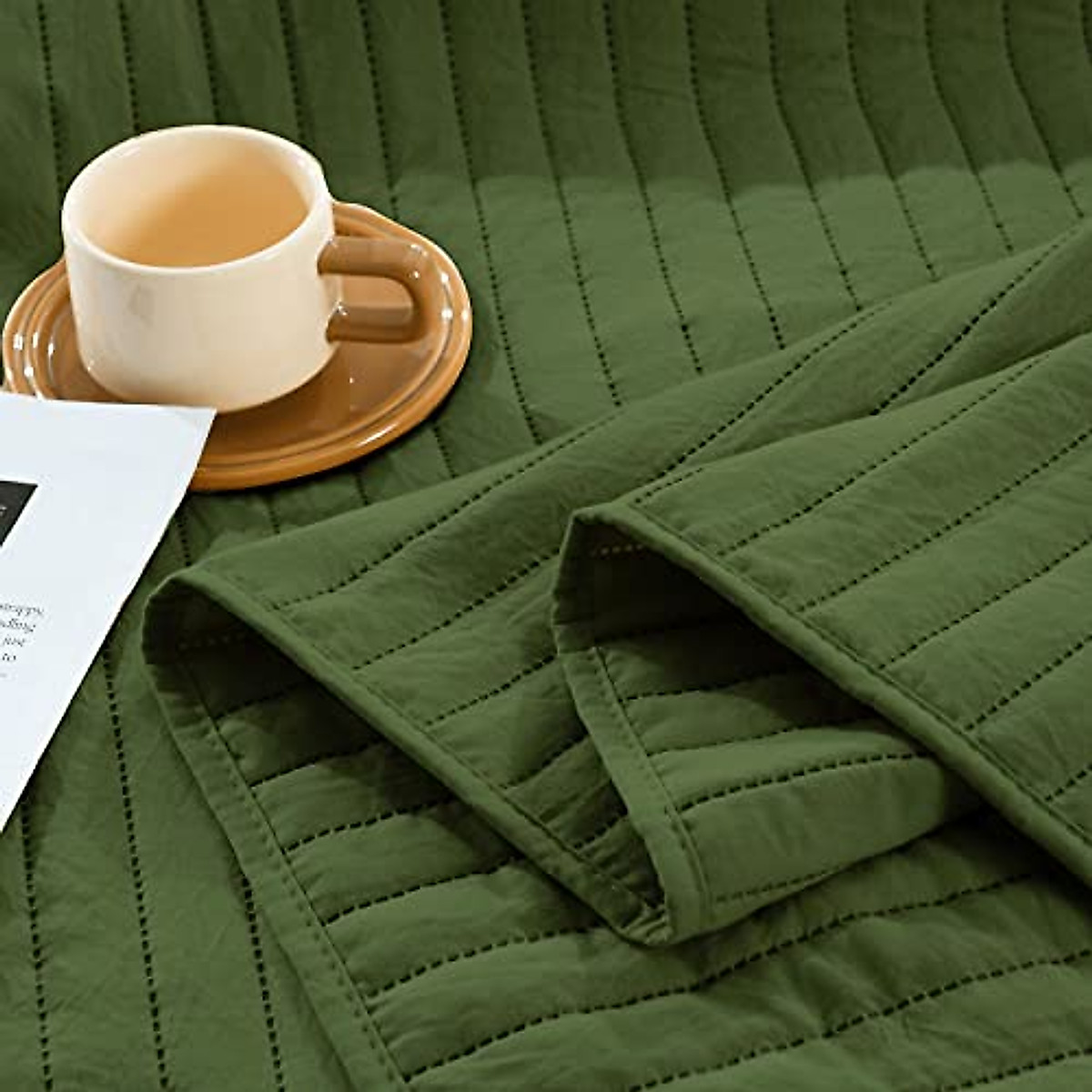 Boryard Oliver Green Quilts Queen Size, 3 Pieces Lightweight Soft Full Coverlet Bedspread Bedding Set (90x90 inches) with 2 Pillow Shams(20x26 inches)