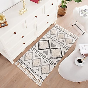 Chicrug 2x4 Runner Rug for Bedroom Bedside, Geometric Moroccan Washable Hallway Runner Carpet, Farmhouse Hand Tufted Woven Tassel Rug for Kitchen Bathroom Laundry Room Decor, Cream/Black