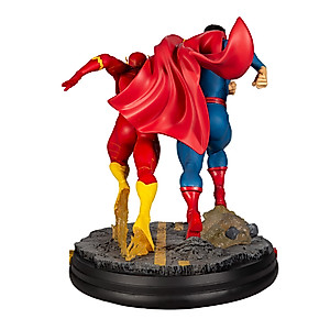 McFarlane Toys - DC Direct - DC Battle Statues Superman VS The Flash (Resin)