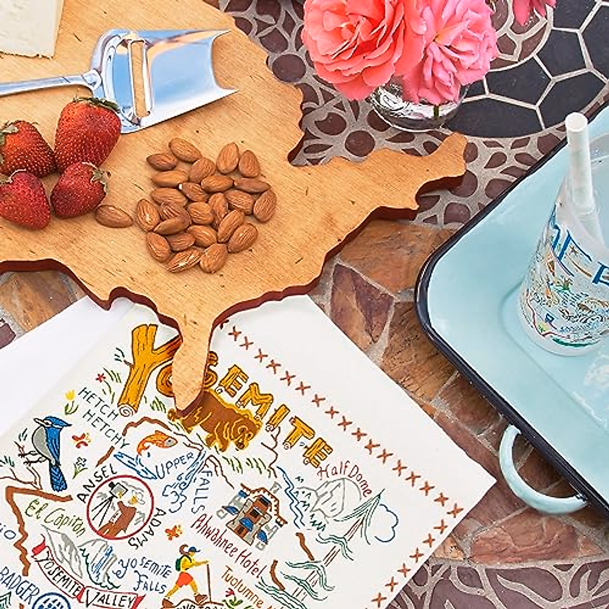 Catstudio Nevada Dish Towel - U.S. State Souvenir Kitchen and Hand Towel with Original Artwork - Perfect Tea Towel for Nevada Lovers, Travel Souvenir