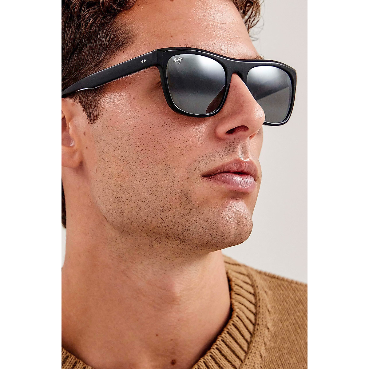 Maui Jim Men's and Women's S-Turns Polarized Rectangular Sunglasses, Black w/Crystal Interior/Neutral Grey, Small