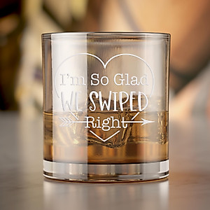 Im So Glad We Swiped Right With Heart Arrow Online Dating Round Rocks Glass - Bumble Gift, Tinder Gift, Online Dating, Valentines Gift, Boyfriend Gift