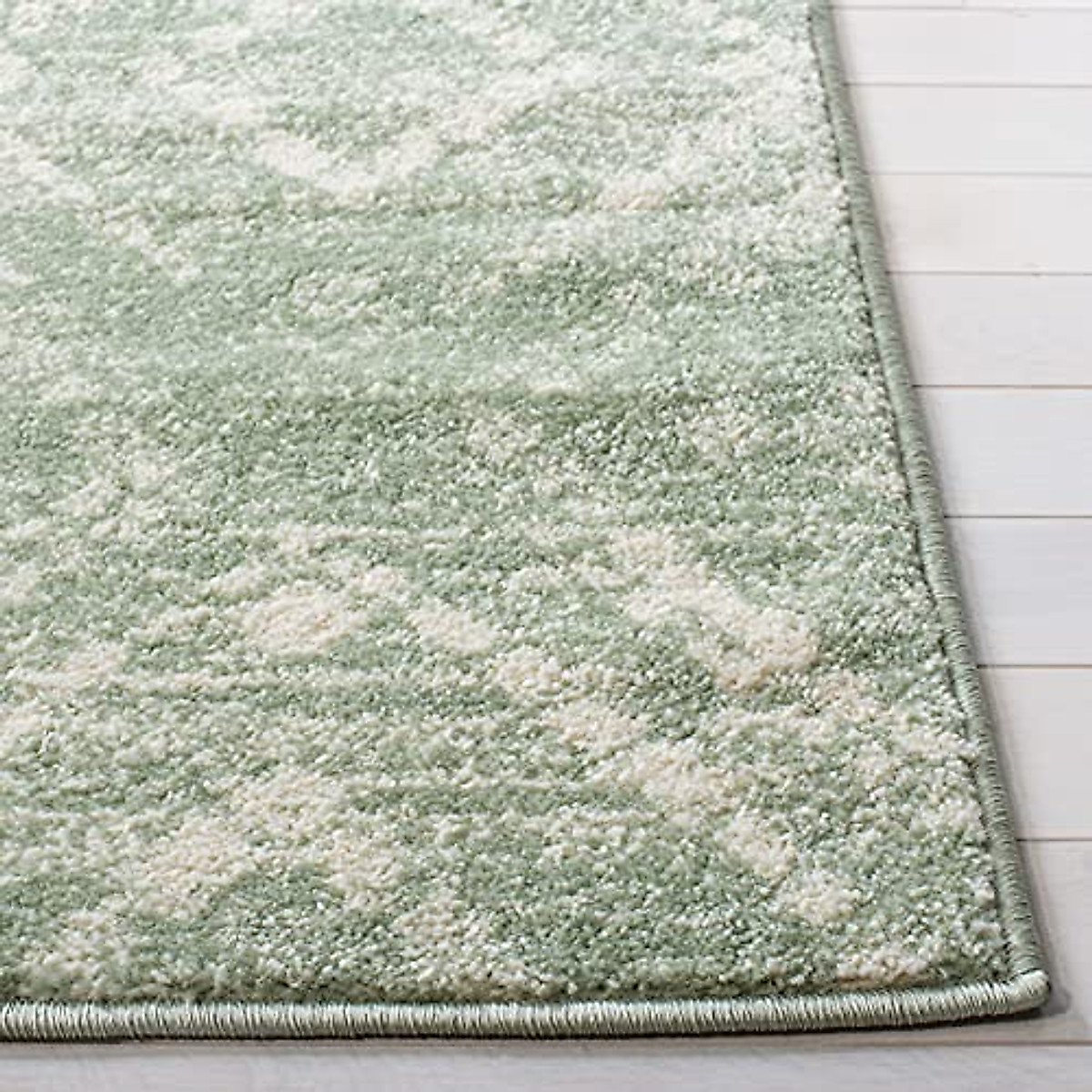 SAFAVIEH Adirondack Collection Area Rug - 8' x 10', Green & Ivory, Modern Diamond Distressed Design, Non-Shedding & Easy Care, Ideal for High Traffic Areas in Living Room, Bedroom (ADR131Y)