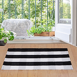 uxcell Buffalo Check Rug,Plaid Outdoor Rug,Layered Door Mat,Cotton Gingham Rugs,Floor Mat for Front Porch/Runner/Bedroom/Kitchen/Farmhouse 35"x24" Black & White