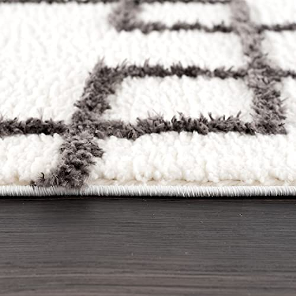 Keen Home Design Living Room Runner Rugs - 2x8 Geometric Shaggy Rugs - Ultra Soft, Non-Shedding Carpet for The Kitchen, Bedroom, Living Room - Thick Rug, Size: 2’8’’ x 7’7’’, White/Anthracite