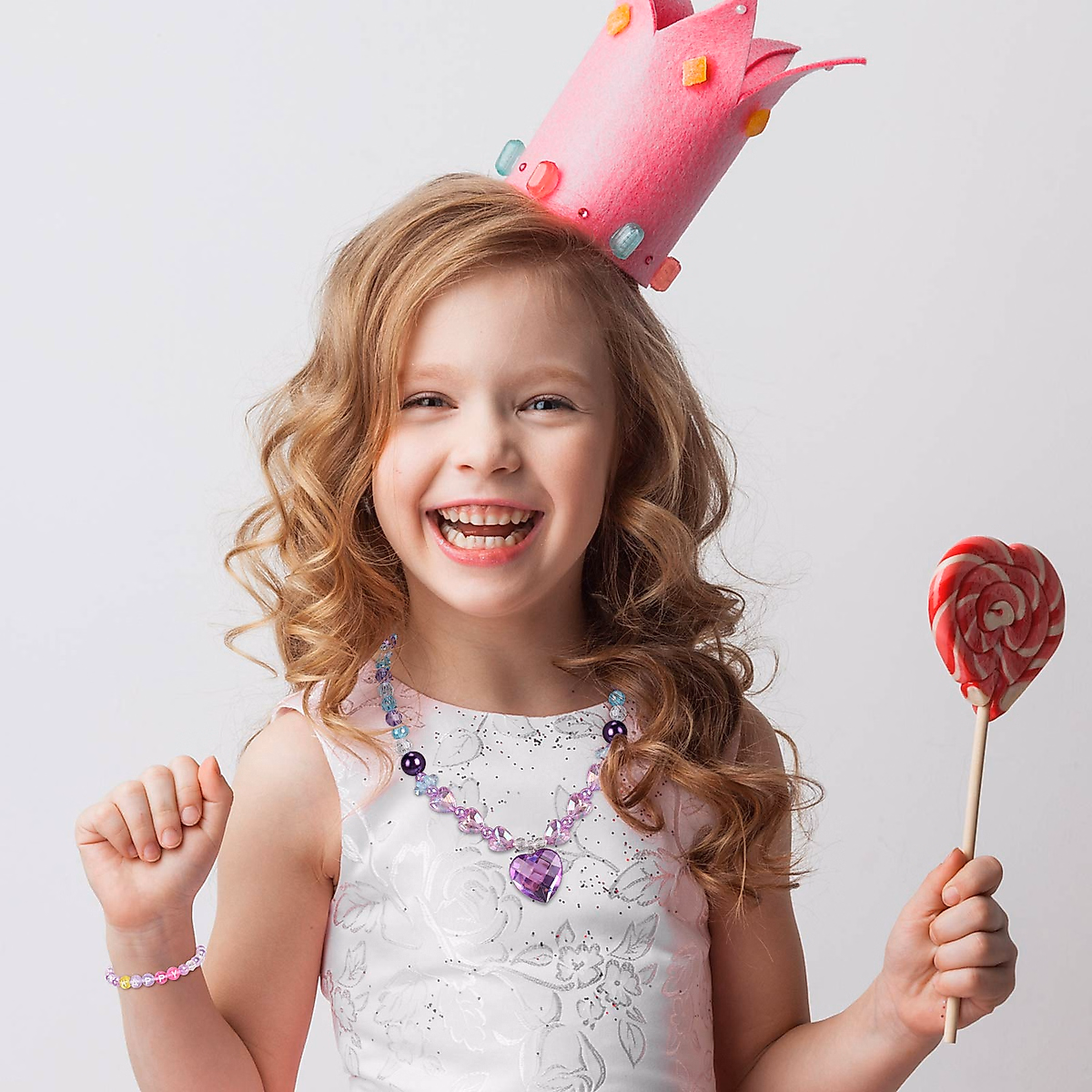 G.C Princess Bead Jewelry Making Kit Necklace Bracelet Ring Making Supplies Kids Creativity DIY Beading Kits Art and Craft kit Toy Gifts for 3 4 5 6 7 8 9 10+ Year Old Girls(with Heart Box)