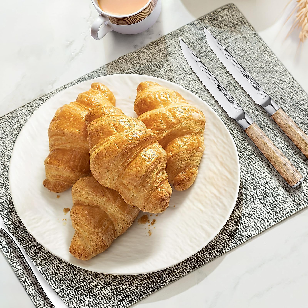 FINDKING 4-Piece Kitchen Steak Knife Set, 4.7 Inch Serrated Kitchen Knives, Rustproof Stainless Steel Cutlery, Pakka Wood Handle, Beige (Michelia Series)