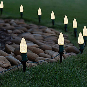 100-Pack Plastic Light Stakes, 4.5 Inch Christmas Yard Stakes for C7 C9 Christmas Lights Outdoor, Universal Light Stakes for Outdoor Holiday Lights Use on Garden Lawn Patio Path Walkway – Black