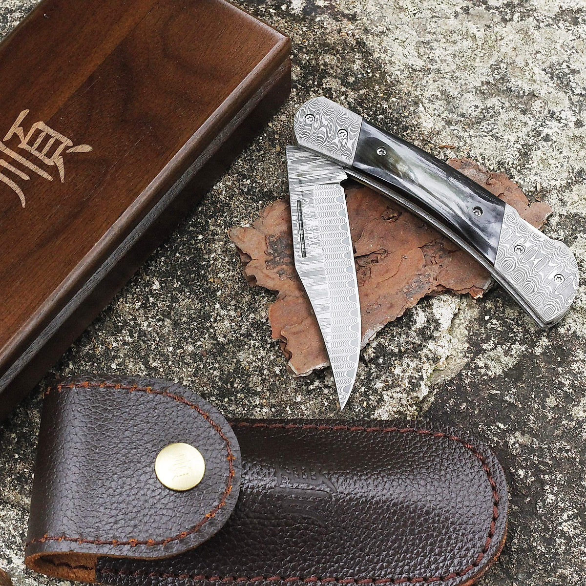 YOUSUNLONG Pocket Folding Knife Overall 195mm - Damascus Steel Blade - Bull Horn Handle