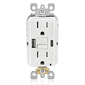 Leviton GUAC1-W 15A SmartlockPro Self-Test GFCI Combination 24W(4.8A) Type A/C USB in-Wall Charger Outlet, White