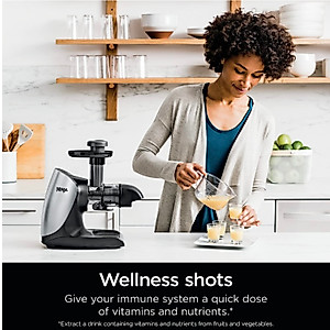Ninja Cold Press Juicer Pro - Powerful Slow Juicer - Cloud Silver JC100 (Renewed)