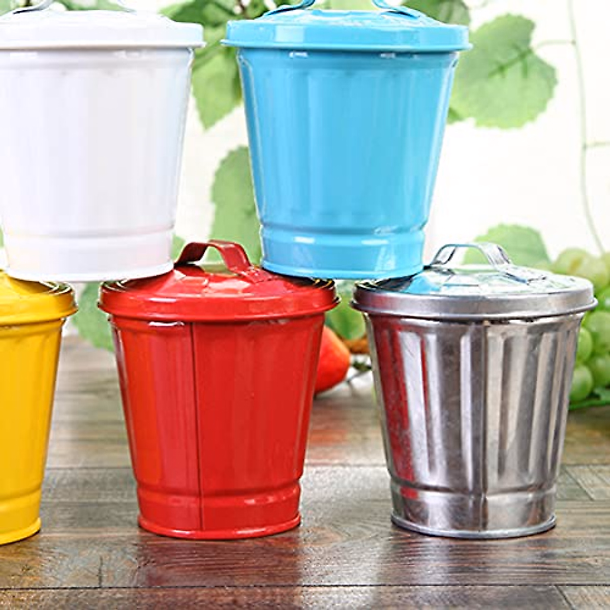 STOBOK Small Steel Stainless Desktop Trash Can, Wastepaper Baskets Pre- Galvanized Trash Can with Lid Mini Trash Can with Lid Office Mini Wastebasket Trash Can Garbage Can Metal Wastebasket