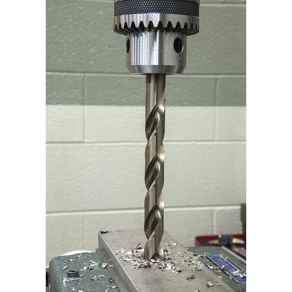 Chicago Latrobe 550ASP Cobalt Steel Jobber Length Drill Bit, Gold Oxide Coated, Round Shank, 135 Degree Split Point, Wire Size #44 (Pack of 12)