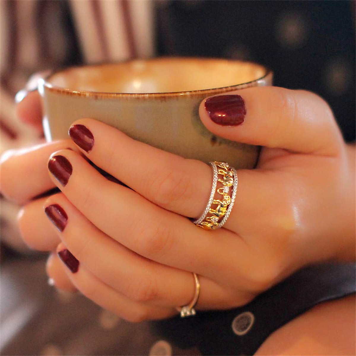 Jeulia 1.5 Carat Elephant Wedding Band Ring for Women Men 18K Gold Plated Engagement Ring Set Two Tone Round Cut Cubic Zirconia Rings Anniversary Promise Romantic Gift (7)