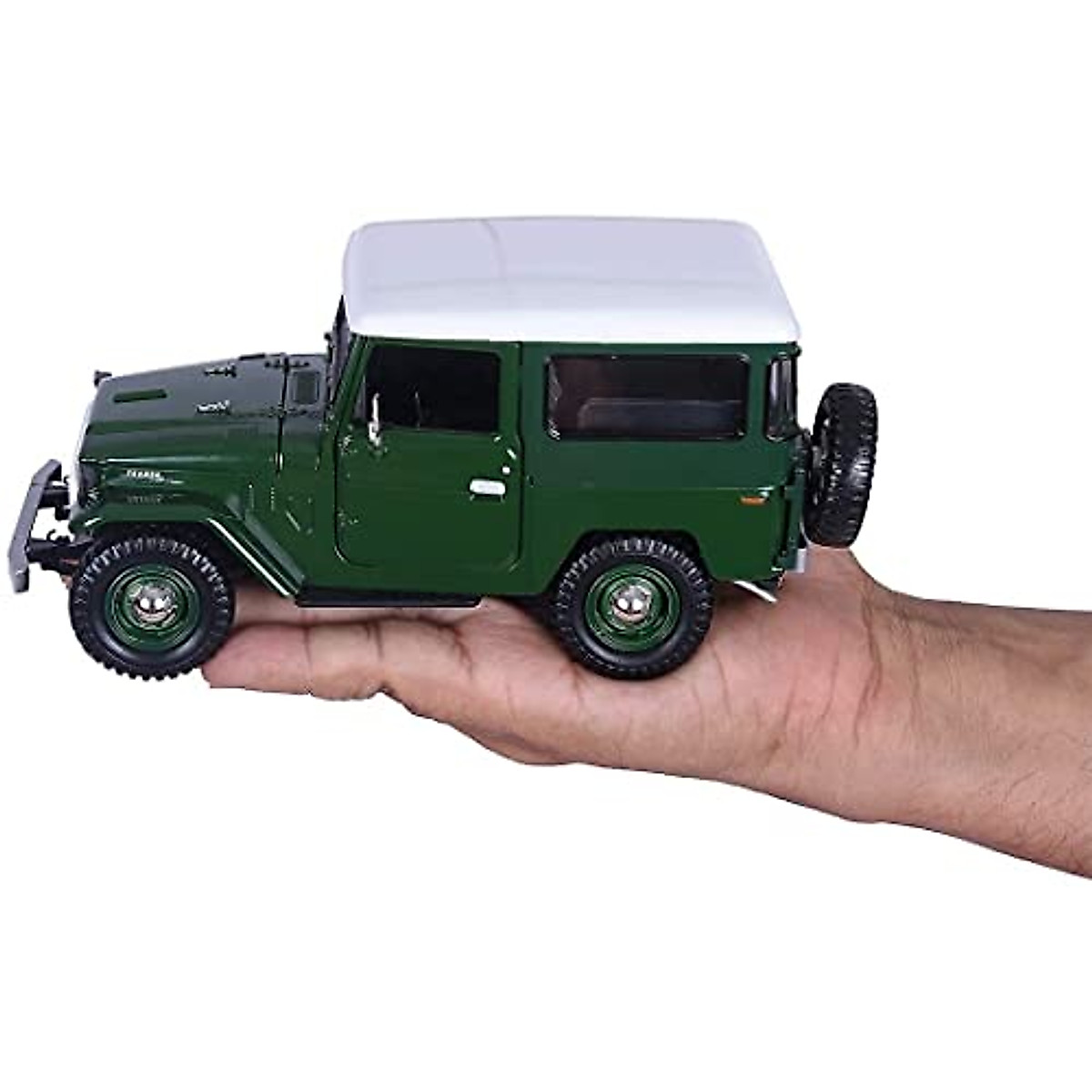Motormax 79323gr Toyota FJ40 Green 1-24 Diecast Model Car