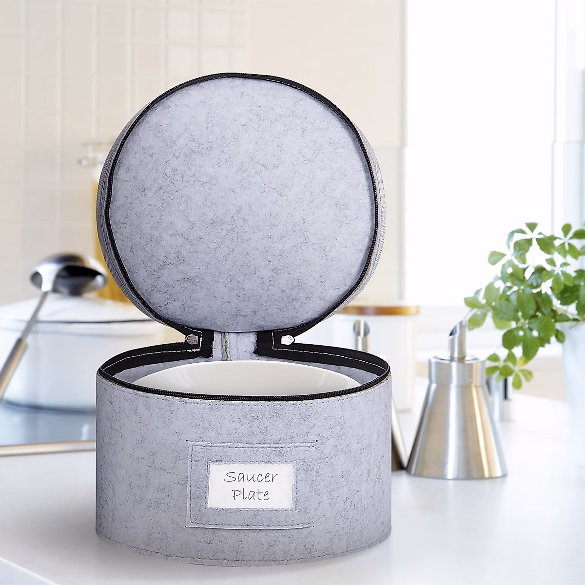 LITLANDSTAR Modern China Storage Case, 7" W x 5.5" H Thick Felt Plate Quilted Case with 12 Felt Dividers for Dinnerware Storage and Transport