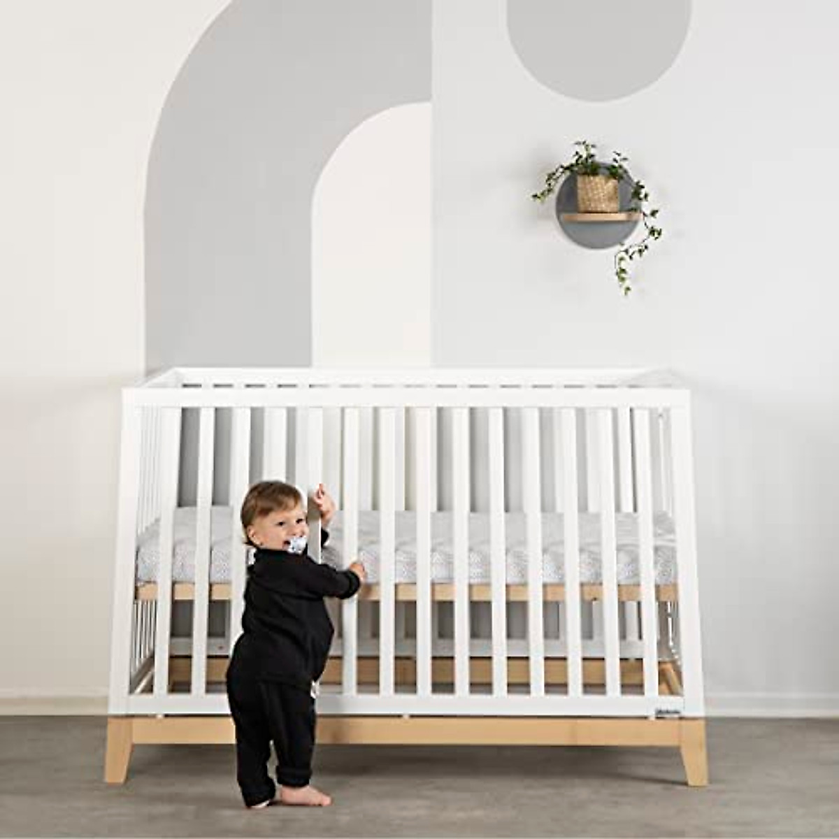 dadada Chelsea Baby Crib - Newborn Essentials Baby Crib Fits Standard Crib Mattress - GREENGUARD Gold Certified Baby Bed for Babies.