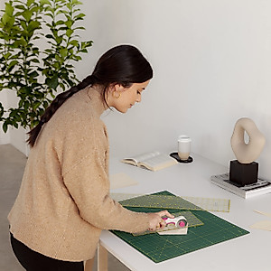 Elan Cutting Mat A2 Green, Self Healing Cutting Mat 18 x 24 INCH, 5-Ply Craft Mat Green, Hobby Cutting Mat 18x24 INCH, Fabric Cutting Board for Crafts, Quilting Cutting Board, Cutting Mats for Crafts