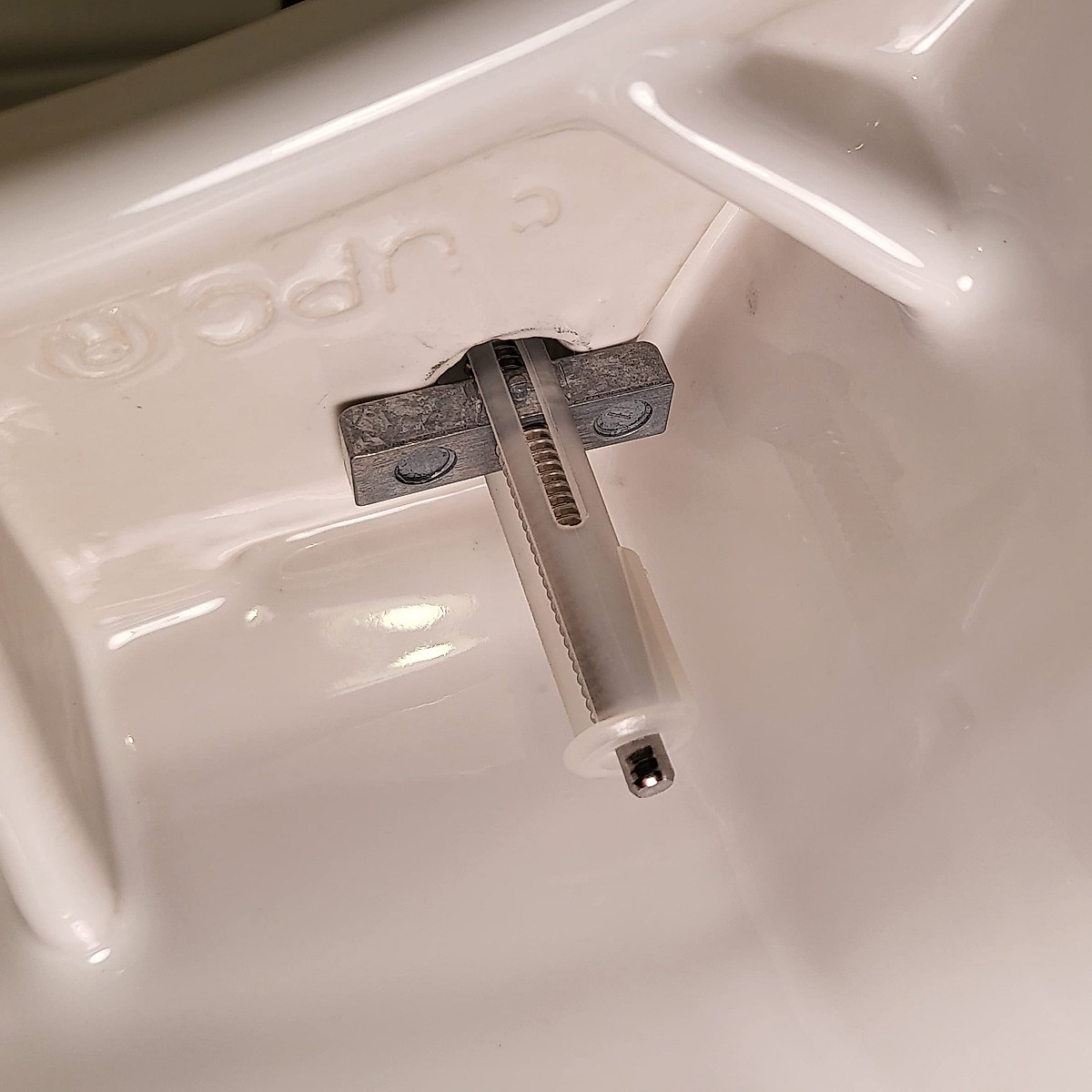 Bath Royale Toilet Seat Mounting Hardware for Toilets Requiring Top Mount Installation of Toilet Seat, Set of 2 Top Mount Toggles (TMT)