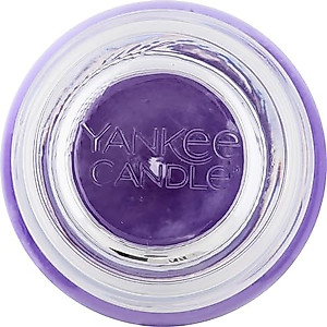 Yankee Candle Company Lilac Blossoms Scented, 22oz Single Wick Candle, Over 110 Hours of Burn Time, Perfect for Gifting, Gatherings and Seasonal Decorations, Classic Large Jar, Violet