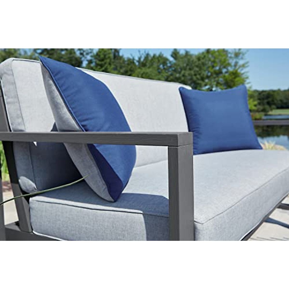 Signature Design by Ashley Fynnegan Outdoor Loveseat with Table, Gray