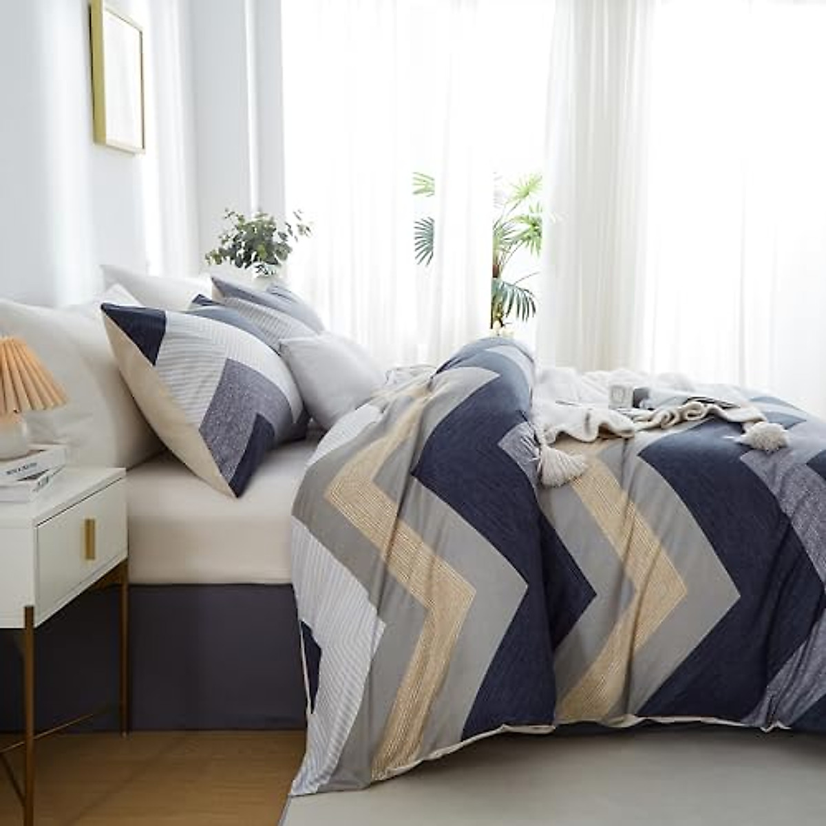 BOLINLIVING Duvet Cover Queen Size Set, Soft Comforter Cover, Bedding Duvet Cover with Zipper Closure 4 Ties,1 Duvet Cover with 2 Pillow Shams（Wavy Stripes-Q）…