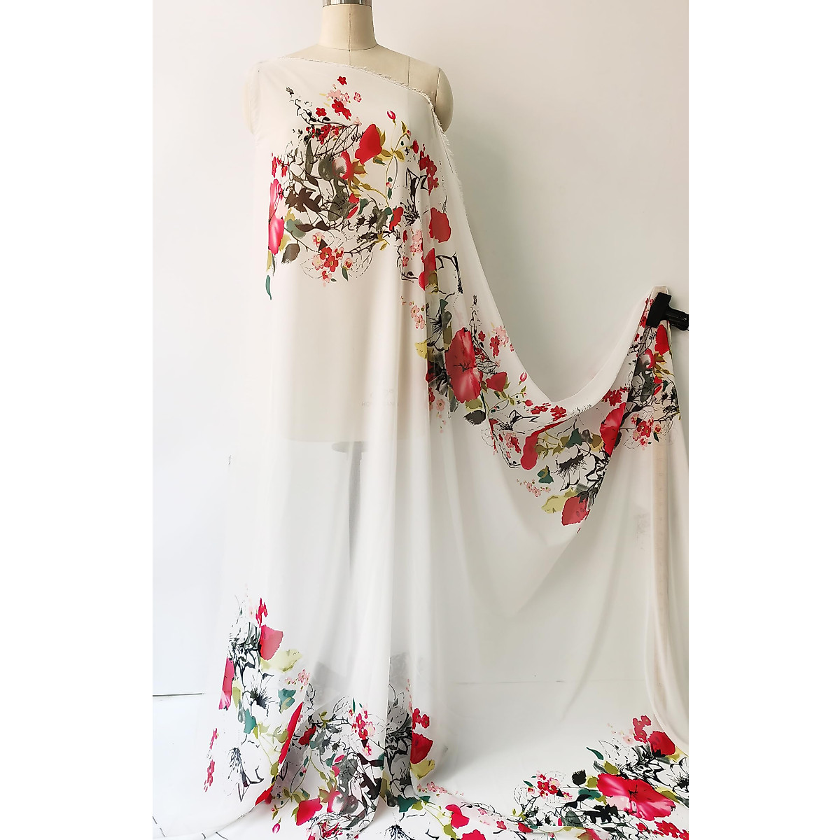 58 Inches White Flower Positional Print Chiffon Fabric Wedding Decoration Fashion Fabric Material Digital Print 75D Chiffon Evening Dress Sewing Material