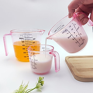 Plastic Measuring Cup Set, Kitchen Cooking and Baking Seasoning Liquid Measuring Cup, Multiple Scale Identification, with Handle and Triangle Mouth, 150ml, 300ml, 600ml, 3-piece Set (Pink)