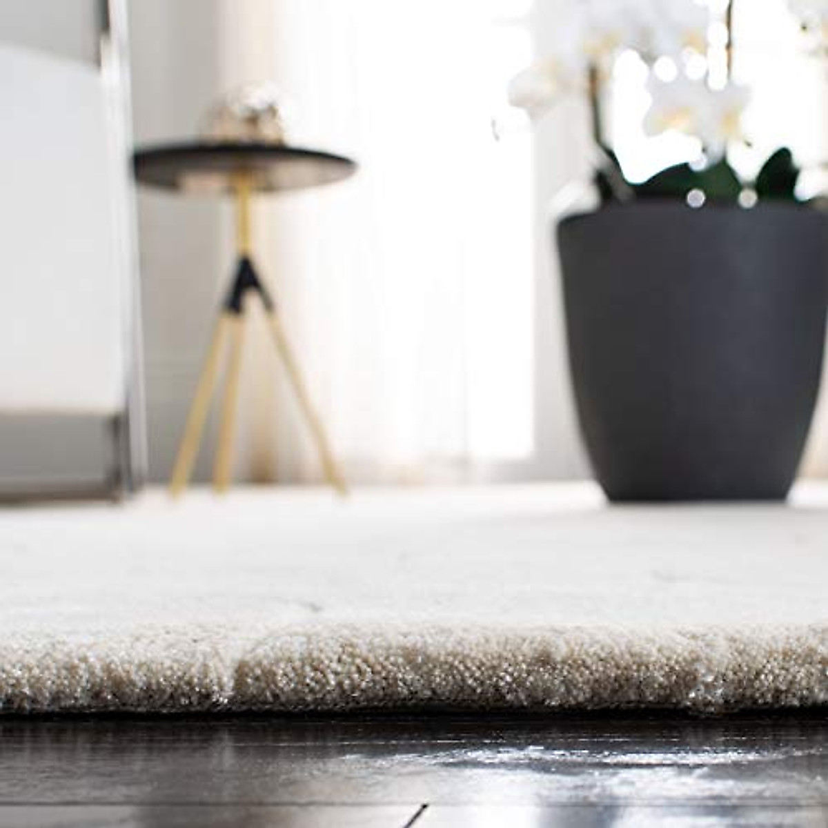 SAFAVIEH Soho Collection 2' x 3' White / White SOH323A Handmade Premium Wool Accent Rug