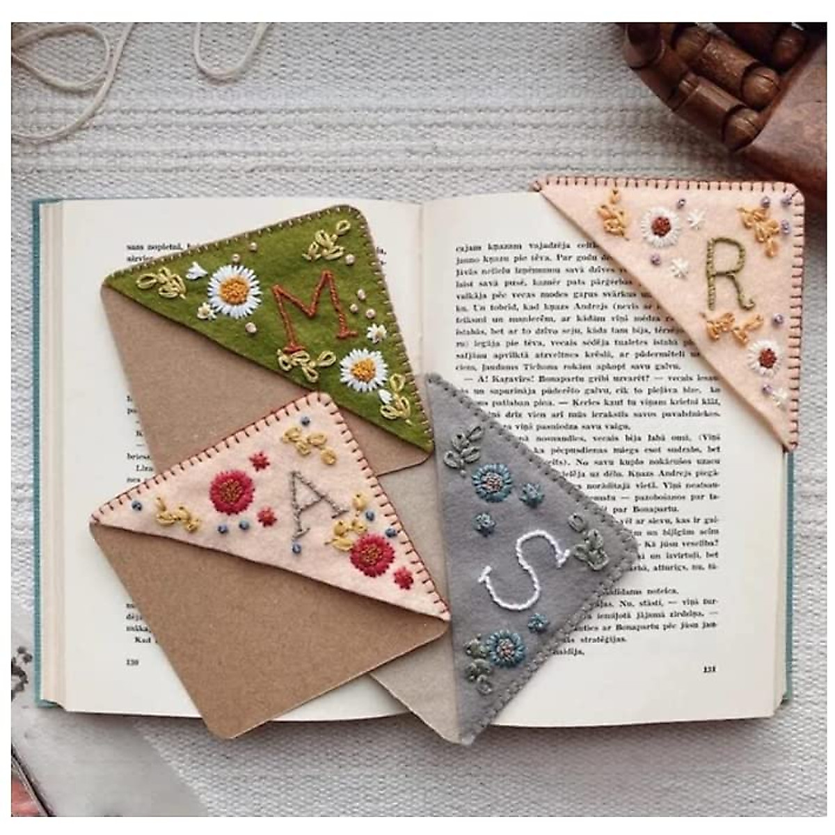 Personalized Hand Embroidered Corner Bookmark, Hand Stitched Felt Corner Letter Bookmark, Felt Triangle Bookmark, Cute Flower Letter Embroidery Bookmarks for Book Lovers（Summer-T）