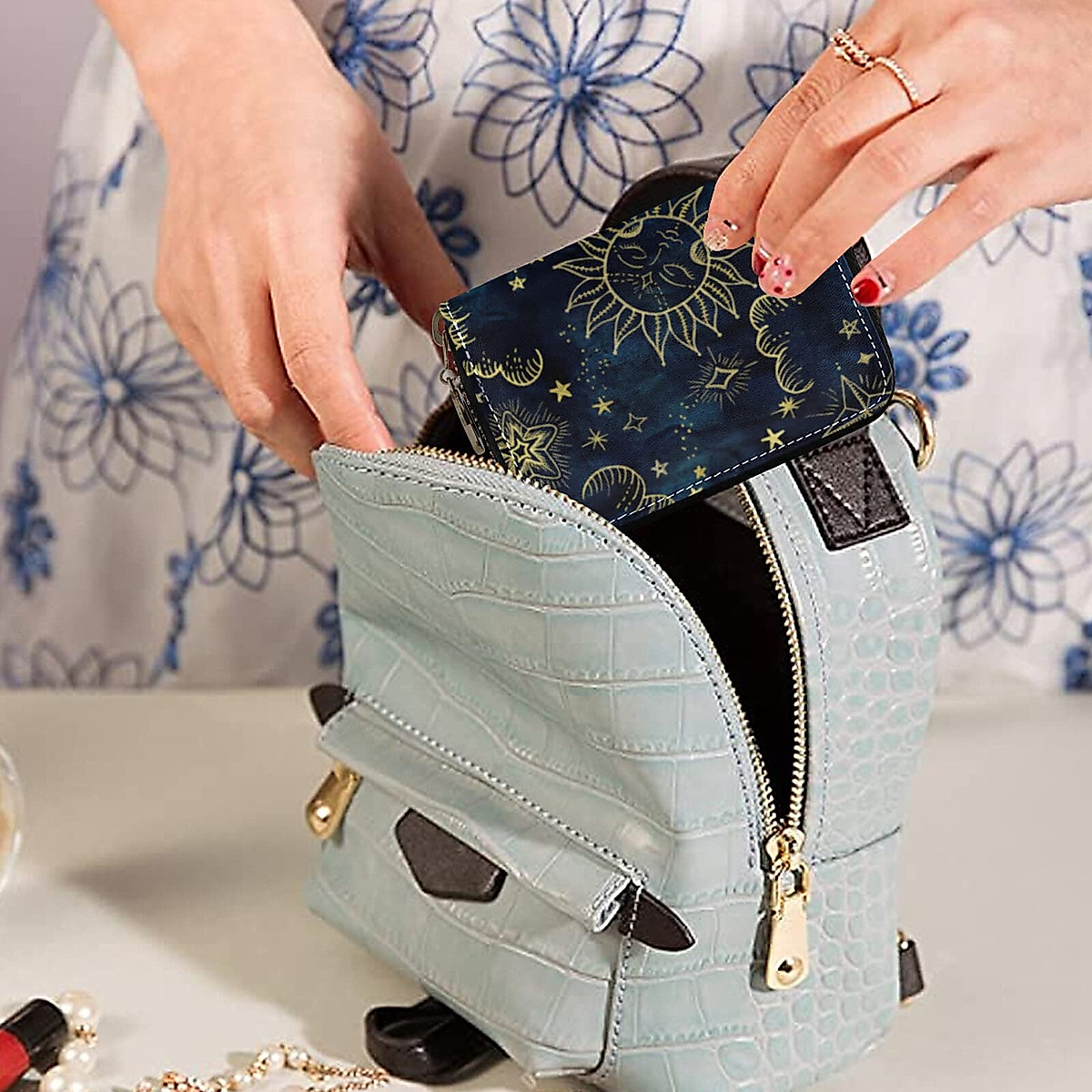 Gold Sun Moon Golden Soleil Cosmos Astrology on Dark Blue Pattern Credit Card Coin wallet, Key Change Organizer Zipper Purse Compact Clutch Pouch Pocket, RFID Blocking Women Leather Card Holder