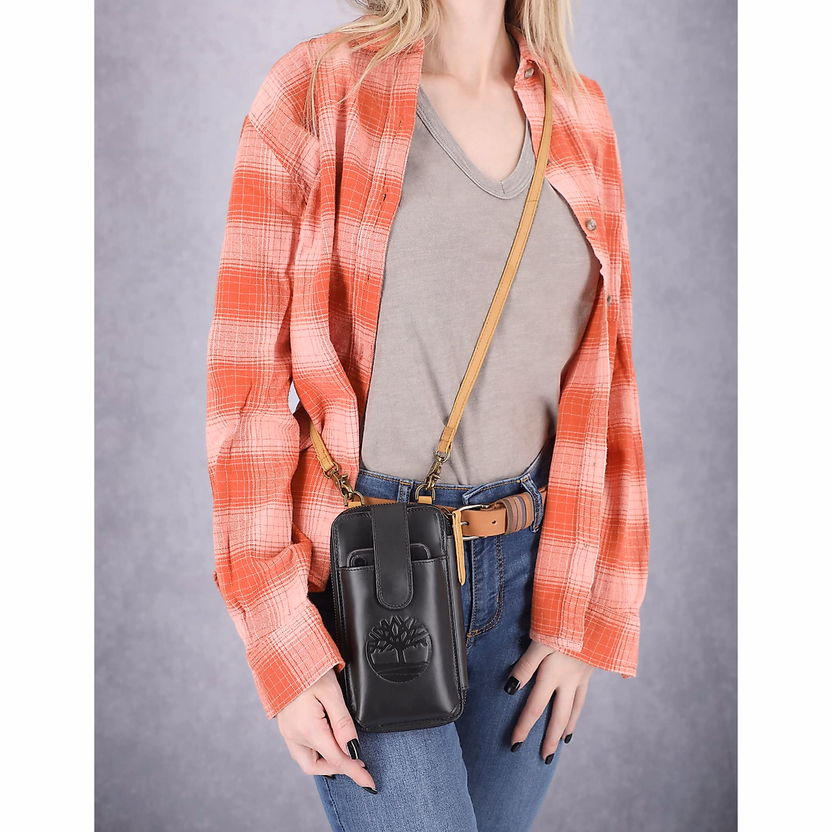 Timberland womens Rfid Leather Phone Crossbody Wallet Bag, Black (Altroz), One Size