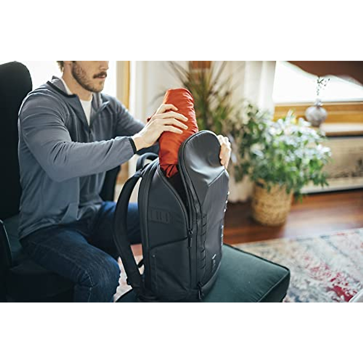 NOMATIC McKinnon Camera Backpack 25L - Backpack, Ladder & Small Camera Cube