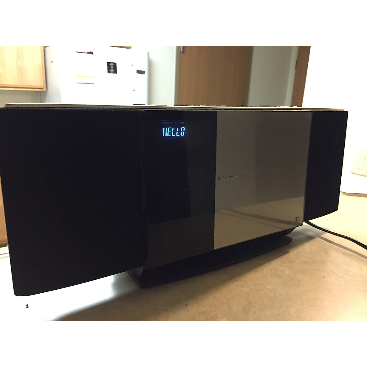 Panasonic SC-HC30 Compact Stereo System (Discontinued by Manufacturer)