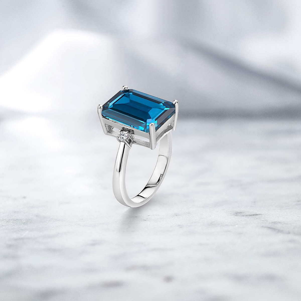 Gem Stone King 925 Sterling Silver London Blue Topaz and White Topaz Ring For Women | 9.58 Cttw | Emerald Cut 14x10MM | Gemstone Birthstone | Available In Size 5, 6, 7, 8, 9