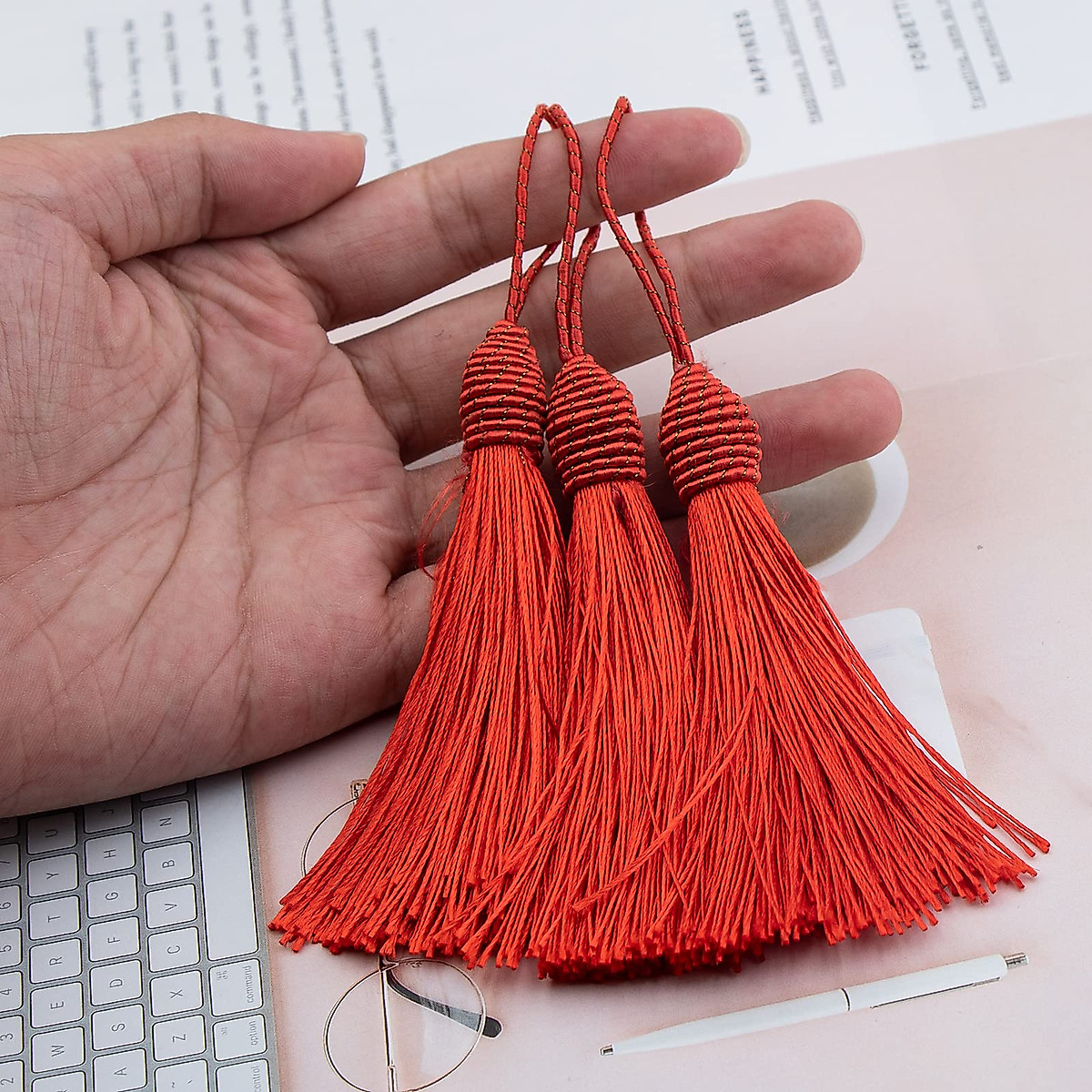 VAPKER Bookmark Tassels 20Pcs 15cm/6 Inch Red Tassels with Pineapple Head Sewing Tassels Silky Floss Mini Craft Tassels with Cord Loop for Keychain Earring Jewelry DIY Craft