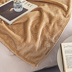 Qidordour Throw Blankets, Checkered Blanket, 60x80 Inch Flannel Fleece Jacquard Bed Throw, 310GSM Soft Microfiber Plush Fuzzy Cozy Luxury Bed Blanket for Couch, Sofa, Bedroom, Travel, Camping, Camel